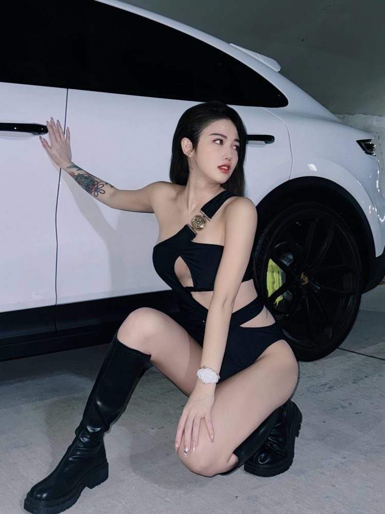 SWAG 台灣金髮台妹 chinhbaby 騷浪私拍，粉色交叉綁帶蓋奶的性感泳裝，Telegram 瘋傳的 IG 妹網路面試、爆操 IG 正妹啪啪合集大整理 ．純真子看妹台