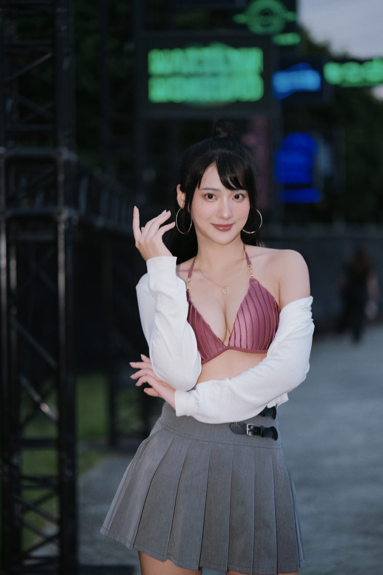 台灣 LinkedIn 女神幽默正妹小蘿 Loretta Kuo @lor_kuo，令人看一眼就愛上的甜美女孩，熱愛教育事業的新生代微笑女神，天真網美領英妹子外拍寫真辣照、商業模特兒作品總整理 ...