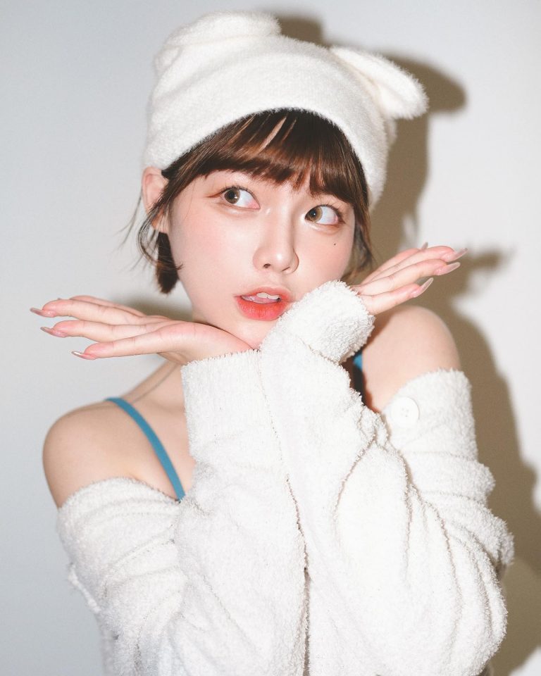 香港第一巨乳湘兒 Shane @shanewsy，香港美女通信 17 直播主首推超香爆乳湘兒，神似台灣藝人 G 奶熊熊 ．純真子看妹台