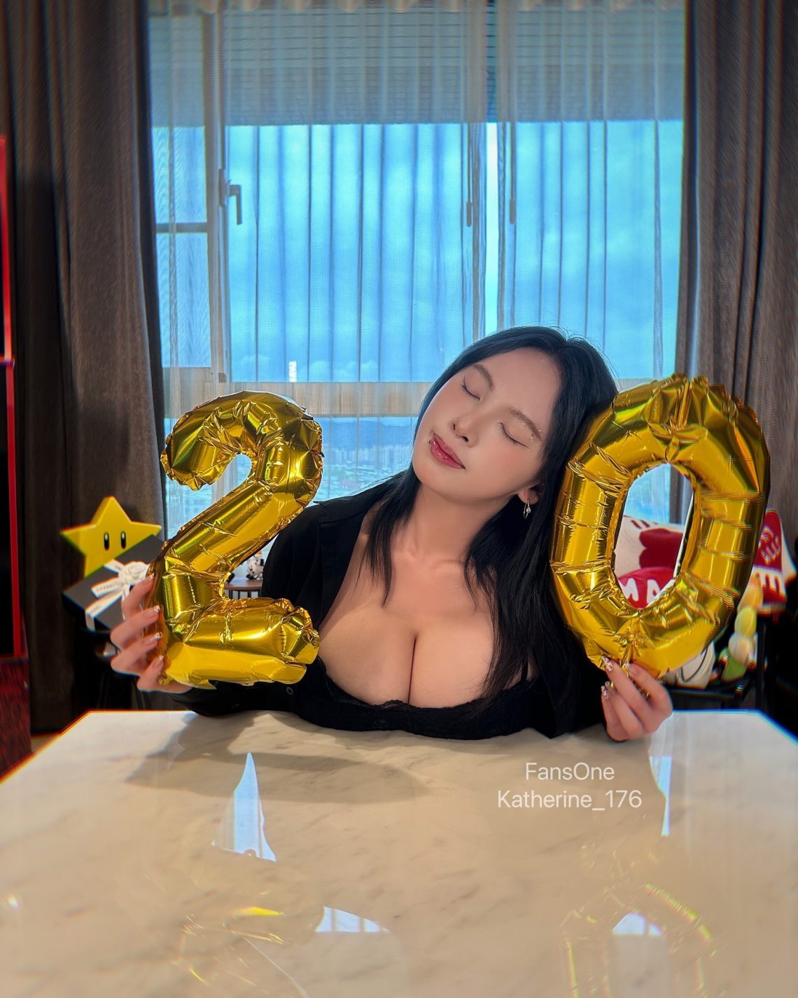 台灣最大奶小模劉萱，天然 L cup 凱薩琳 Kath @Katherine_176 超級大尺度 FansOne 寫真獨家整理，台北中山區爆乳美髮師憶萱 @infini_abc 溢乳更衣色片 ...